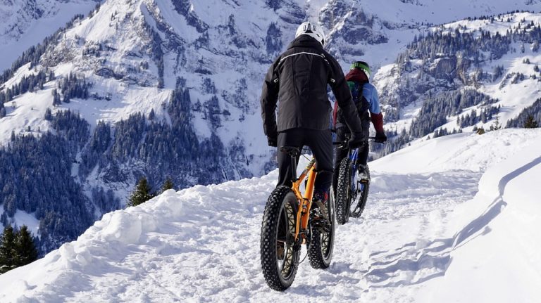 Cold Weather Cycling: 30 Tips for Riding a Bike in the Winter - Where ...