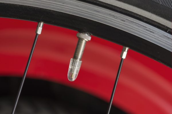Presta Vs Schrader Valves: Differences and Pros and Cons - Where The ...