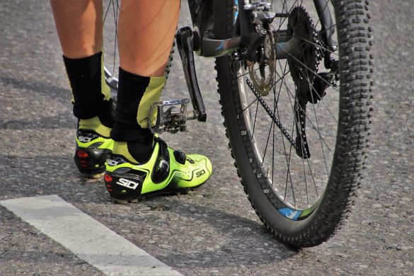 32 Vs 36 Spoke Wheels for Mountain Biking, Touring, and Commuting ...