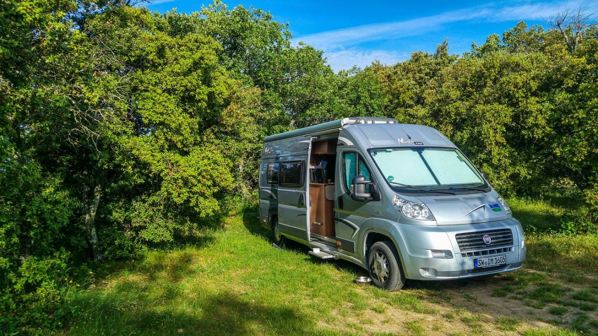 Class B Vs Class C RV: Pros and Cons - Where The Road Forks