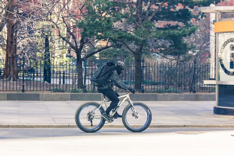 Cold Weather Cycling: 30 Tips for Riding a Bike in the Winter - Where ...