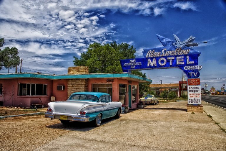 Motel Vs Hotel: What's the Difference and Pros and Cons - Where The ...