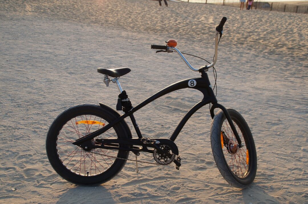 Beach Cruiser Bikes: Pros and Cons - Where The Road Forks